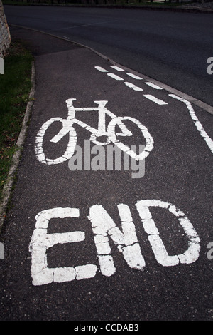 Sign "cycle lane" with give way sign on pavement Stock Photo - Alamy