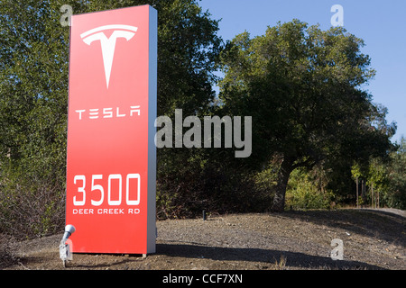 The headquarters of Tesla Motors Stock Photo - Alamy