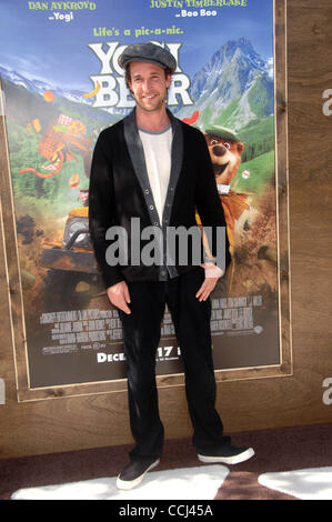 Noah Wyle at the Premiere Of Warner Bros. Pictures' 'Fist Fight' held ...