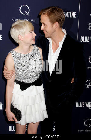 Actors Michelle Williams and Ryan Gosling attend the premiere of 'Blue ...