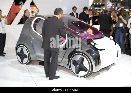 Kia "Pop" concept car on show at the 2010 LA Auto Show in Los Angeles ...
