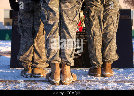 Nov 10, 2010 - Fort Wainwright, Alaska, U.S. - Soldiers participate in ...