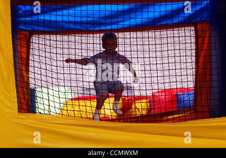 Pump It Up - The Inflatable Party Zone logo - indoor entertainment for ...