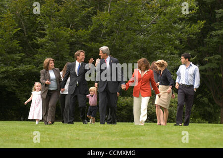 Democratic presidential candidate Sen. Elizabeth Warren, D-Mass., waits ...