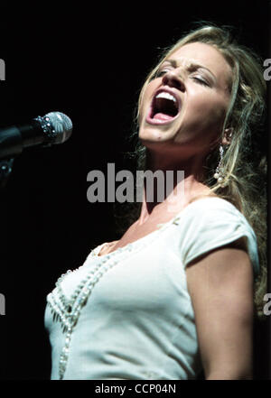 Nov. 27, 2004; Fayetteville, NC, USA; SInger 'KATRINA ELAM' performs ...