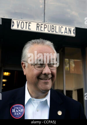 State Senate President DAVID WILLIAMS (left) talks with TERRY CARMACK ...