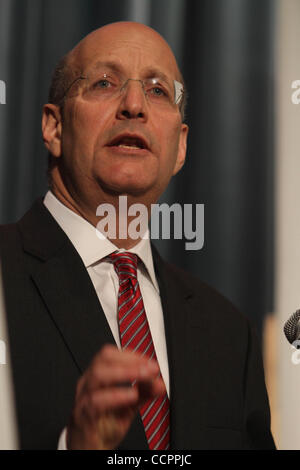 MTA Chairman Jay Walder speaks at the CRAIN'S Breakfast Forum at the ...