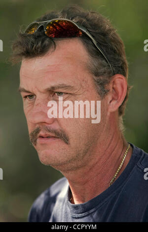 Oct 6, 2010 - South Fulton, Tennessee, U.S. - TODD CRANICK talks with ...
