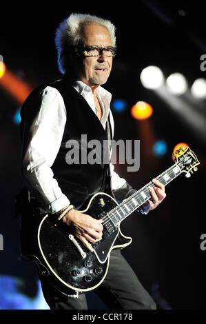 Lead Guitarist Mick Jones of the rock band Foreigner, during a live ...
