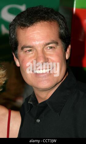 Bob Goen at the premiere for 'Surviving Christmas' on October 143, 2004 ...