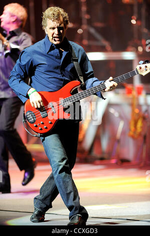 Jason Scheff of Chicago performs in concert, at the Sound Advice ...