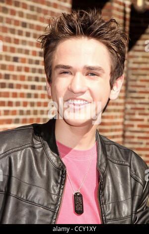 'American Idol' contestant AARON KELLY poses for photos at his ...