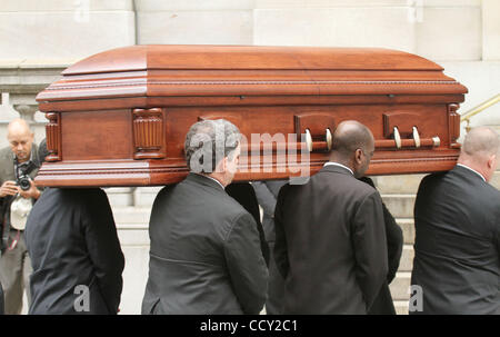 Pallbearers carry the casket of legendary jazz singer and actress LENA ...