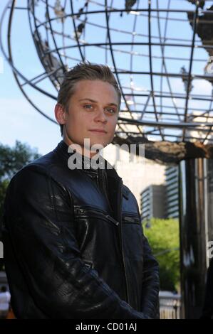 May 06, 2010 - Manhattan, New York, USA - Actor BILLY MAGNUSSEN ...