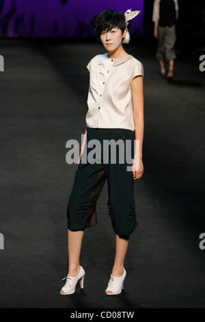 Oct 21, 2008 - Seoul, South Korea - A model walks the runway wearing ...
