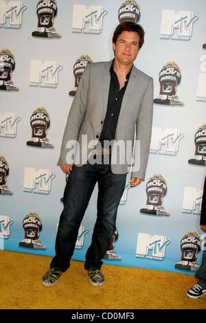 Jason Bateman 2008 MTV Movie Awards at the Gibson Amphitheatre ...