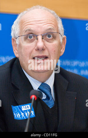 General Health Director Didier Houssin gives a press conference on ...