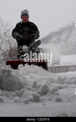Mar 08, 2008 - Cincinnati, Ohio, USA - A late winter storm struck the ...