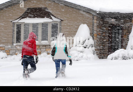 Mar 08, 2008 - Cincinnati, Ohio, USA - A late winter storm struck the ...