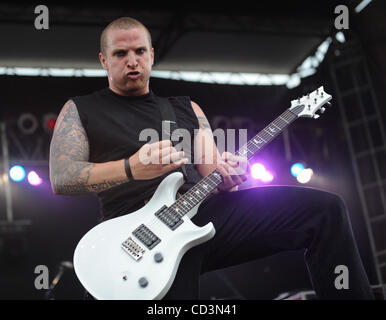 May 17, 2008 - Columbus, Ohio; USA - Guitarist DEVO KEENAN of the band Ashes Divide performs ...