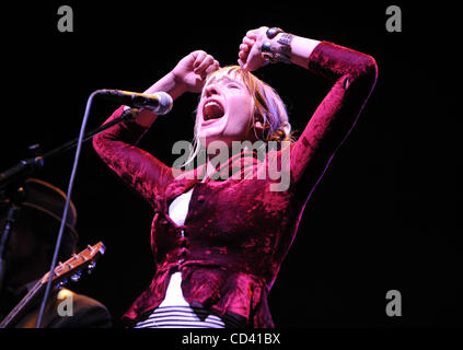 Jul 11, 2008 - Raleigh, North Carolina; USA - Singer SHARON LITTLE ...