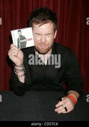 David Cook American Idol winner signs copies of his new album at Hard ...