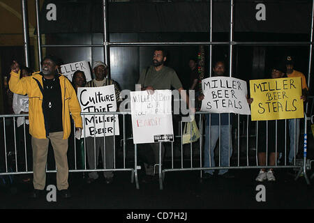 Sept. 18, 2004 - New York, New York, U.S. - K39537RM.PETA PROTESTERS ...