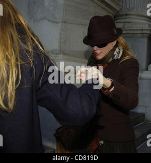 Elizabeth Libet Johnson arriving to court. Johnson & Johnson heiress ...