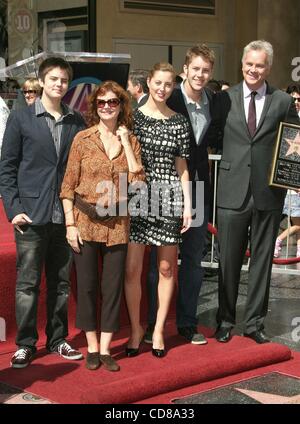 Tim Robbins, Susan Sarandon and family Tim Robbins is honoured with ...
