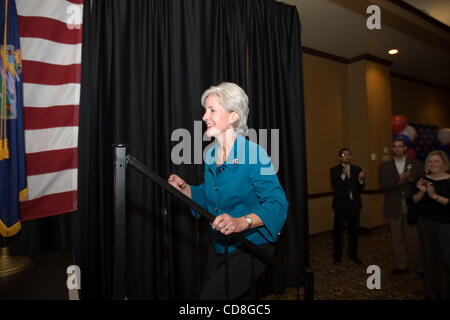 Nov 04, 2008 - Topeka, Kansas, USA - Kansas Governor KATHLEEN SEBELIUS ...