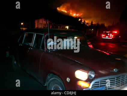 Nov 15, 2008 - Los Angeles, California, USA - Evacuations were ordered ...