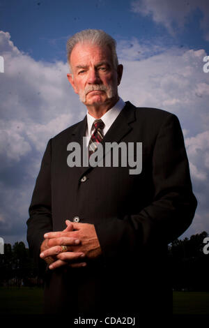 Aug. 01, 2010 - Gainesville, Florida, U.S. - Pastor TERRY JONES poses ...