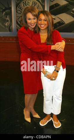 EXCLUSIVE***.K38334JBU.ROSANNA SCOTTO AND HER DAUGHTER JENNA RUGGIERO ...