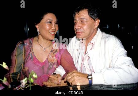 15983.EDDIE FISHER AND BETTY LIN. / EDDIEFISHERRETRO(Credit Image: Â ...