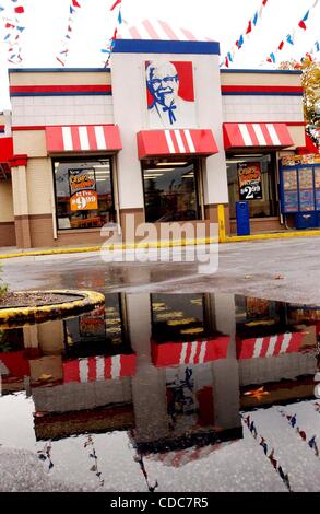 K27199 .KFC STORE FRONT (KENTUCKY FRIED CHICKEN)(Credit Image: Â ...