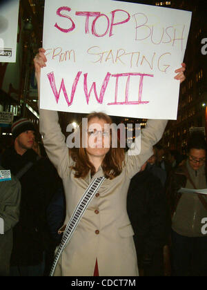 K29677ML .WAR PROTEST AT TIME SQUARE IN NEW YORK New York.3/19/2003 ...