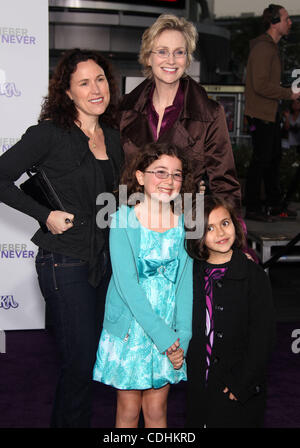 Jane Lynch arrives at the LA Premiere Of "The Comeback" on Wednesday ...