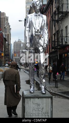 Street art homage to Andy Warhol: Campbells soup can mural graffiti on ...