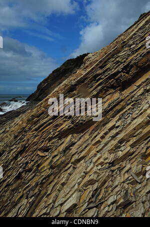 Eroded shale cliffs on the Pacific coast of Ecuador Stock Photo ...