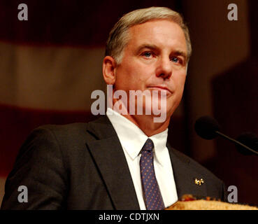 K33923AR .HOWARD DEAN CAMPAIGNING FOR PRESIDENT AT COOPER UNION , NEW ...