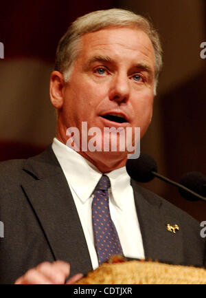 K33923AR .HOWARD DEAN CAMPAIGNING FOR PRESIDENT AT COOPER UNION , NEW ...