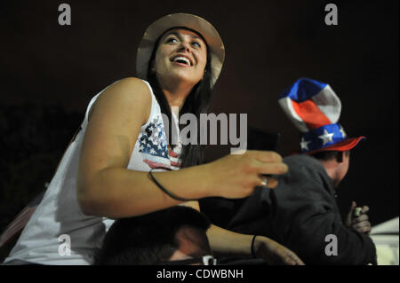 1 May 2011 Ã Washington, D.C. Ã Crowds celebrate in front of the White ...