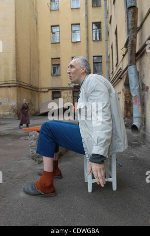 The highest basketball player in the history of basketball needs help ...