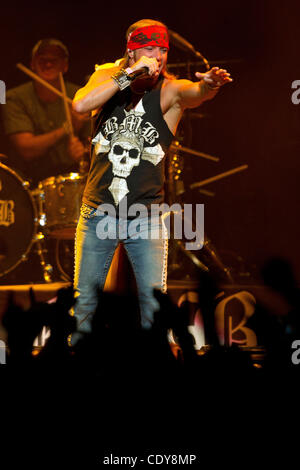 BRET MICHAELS former lead singer of POISON rocks the crowd on his solo ...