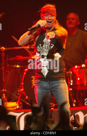 BRET MICHAELS former lead singer of POISON rocks the crowd on his solo ...