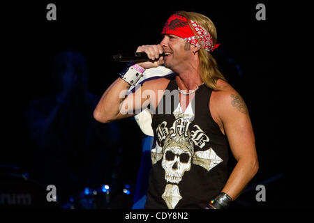 Bret Michaels (former lead singer of Poison) performing live at Rod ...