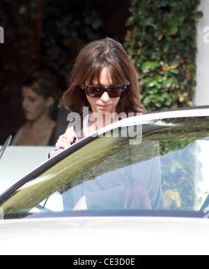 Actress Jennifer Love Hewitt and her personal assistant leaving the ...