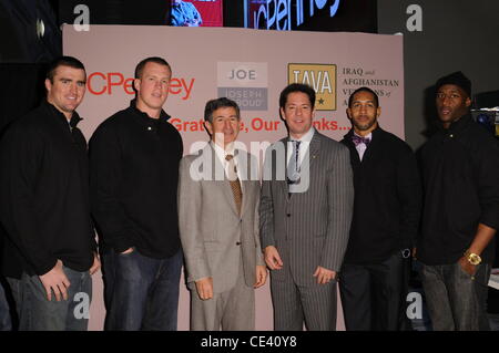 Bear Pascoe, Kevin Boss, Terrell Thomas and Deon Grant New York Pro ...