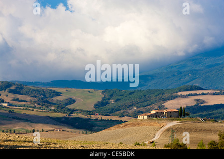 Rolling landscape near Contignano, Province of Siena, Tuscany, Italy ...