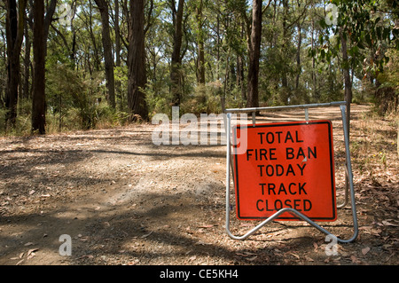 Track Closed sign Stock Photo - Alamy